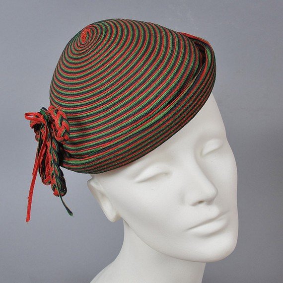 European Millinery styles, origins and their social meaning - Blue17