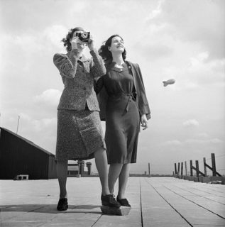 1940s Fashion - Clothes styles & History - 1940s womens fashion - Blue17